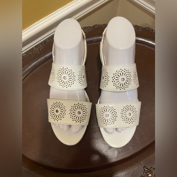 Life Stride | Shoes | Womens Life Stride Sandals | Poshmark